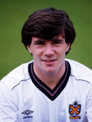 The Boy Never Quite Made It: Ray Houghton – Under The Hammers